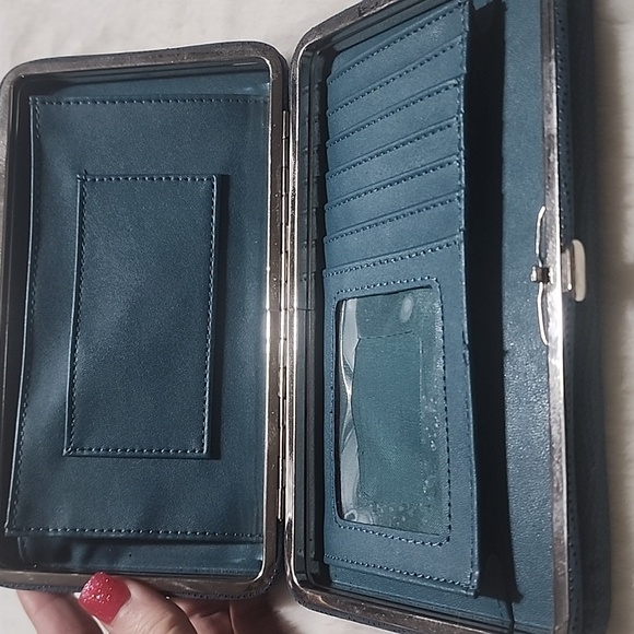 VINTAGE METAL CLASP WALLET | Bags | Vintage Metal Clasp Hinged Wallet ...